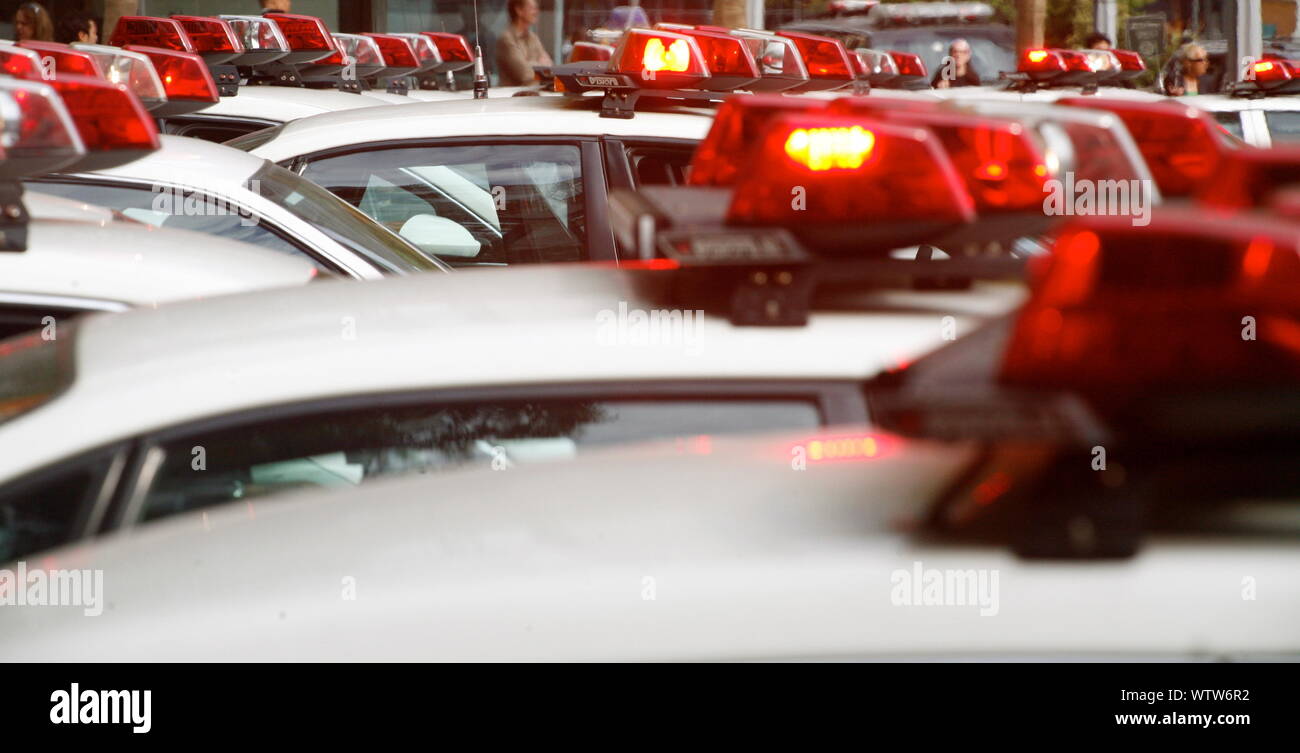 Police sirens hi-res stock photography and images - Alamy