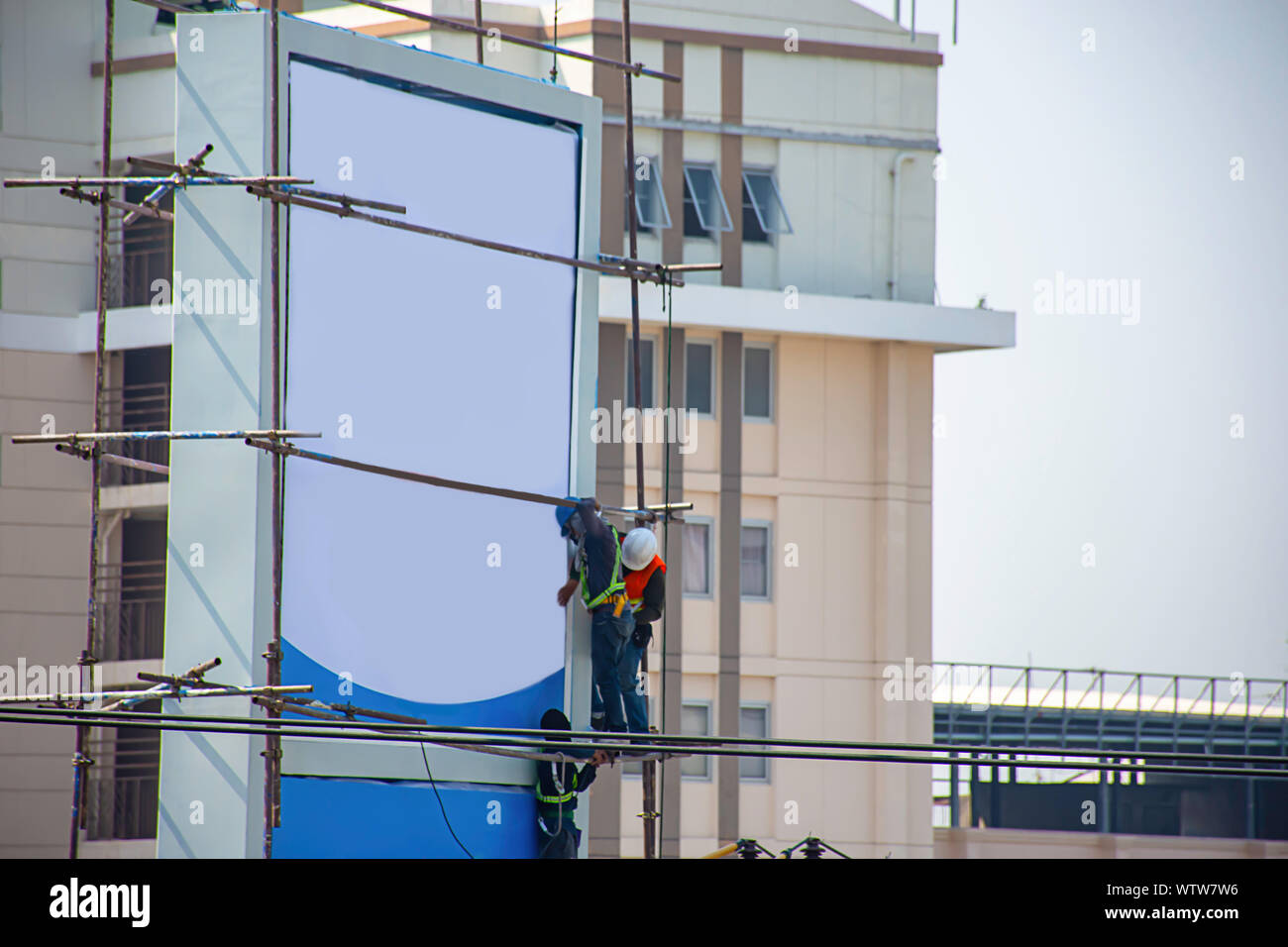 Installing billboards hi-res stock photography and images - Alamy