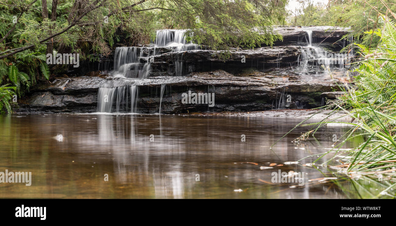 Flowing fountain hi-res stock photography and images - Alamy