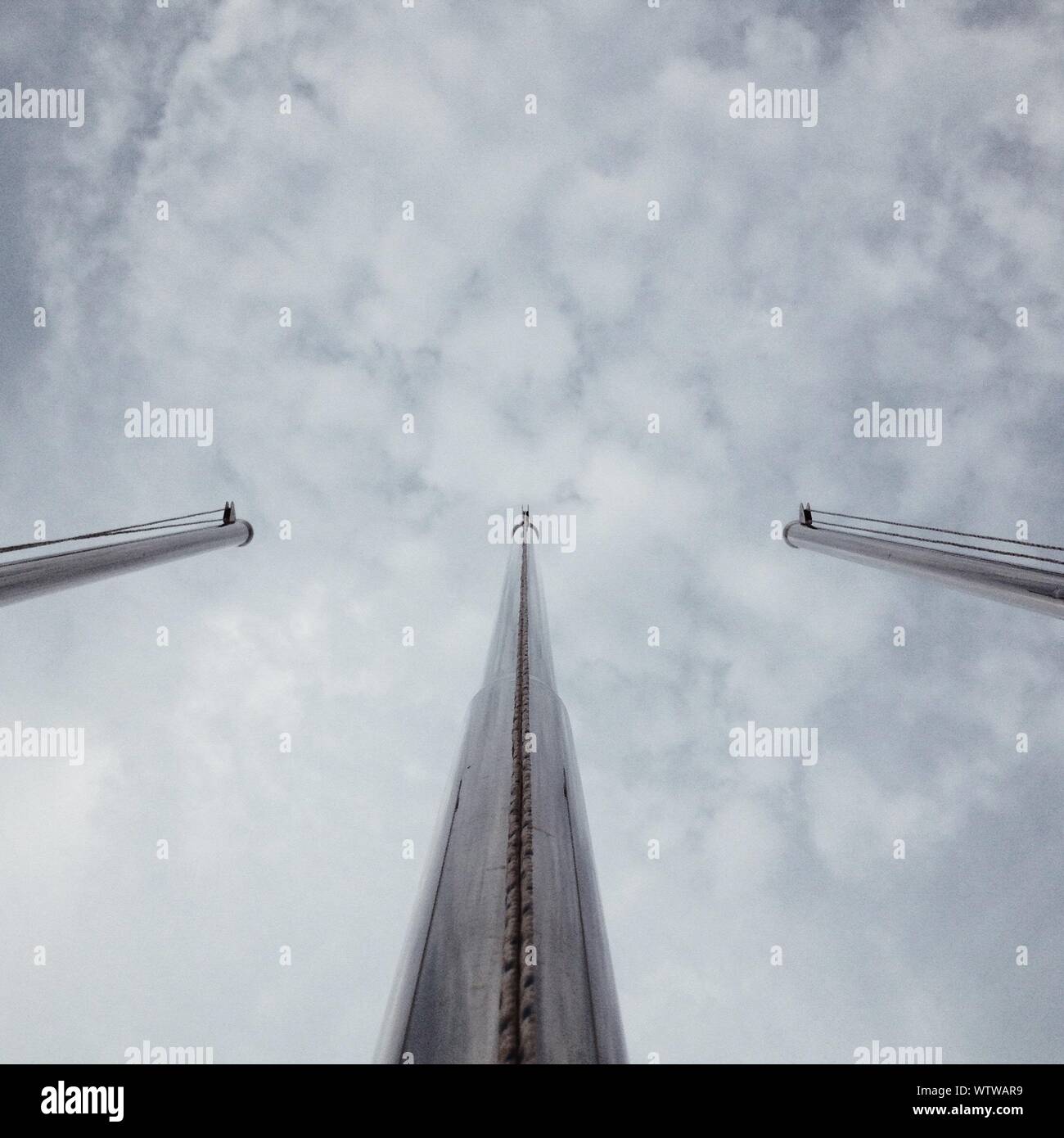 Empty poles hi-res stock photography and images - Alamy