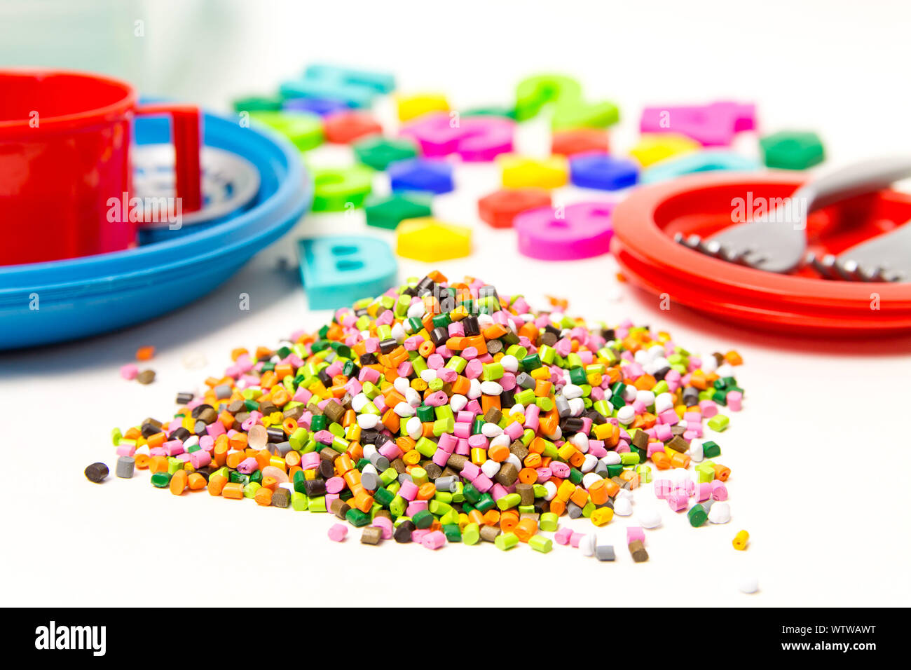Plastic granules hi-res stock photography and images - Alamy