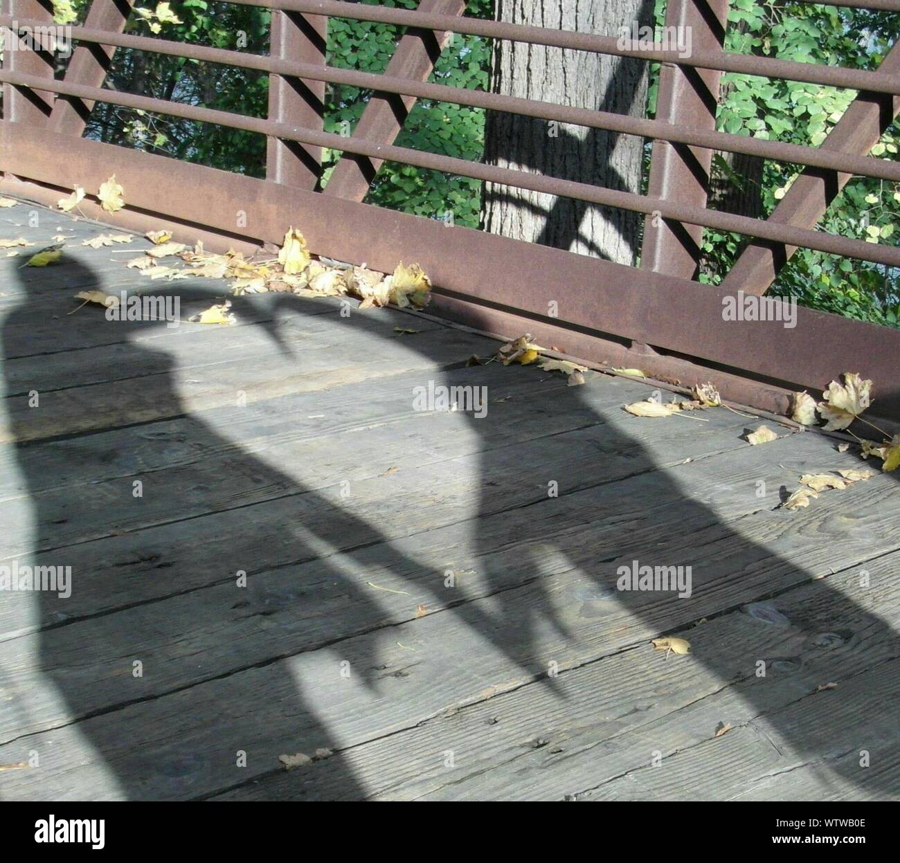 Heart bridge hi-res stock photography and images - Alamy