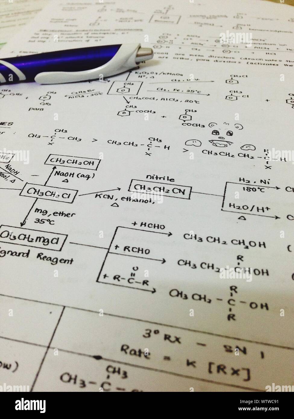 Chemistry formulas hi-res stock photography and images - Alamy