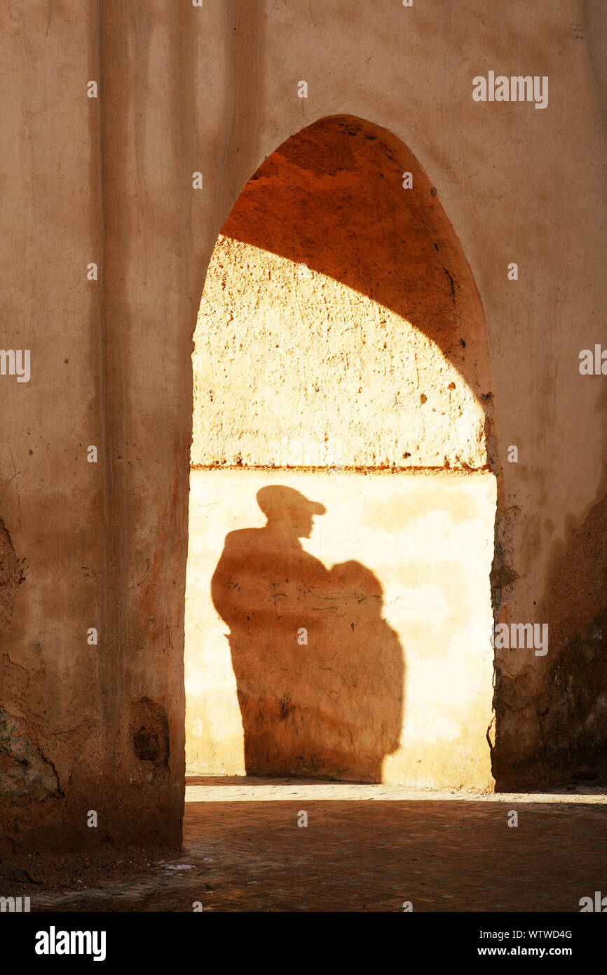 Shadow arch hi-res stock photography and images - Alamy