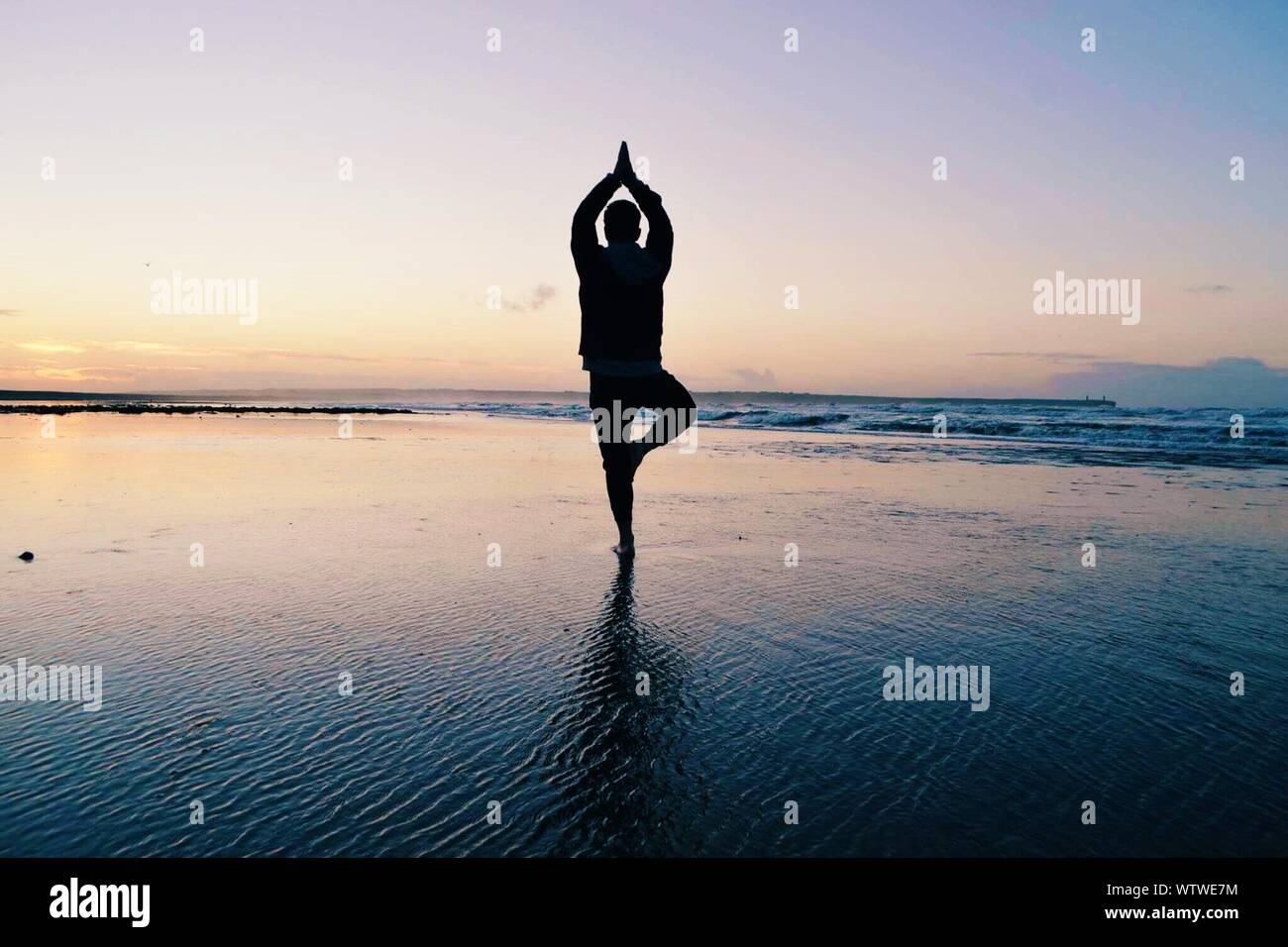 Yoga tree pose man hi-res stock photography and images - Alamy