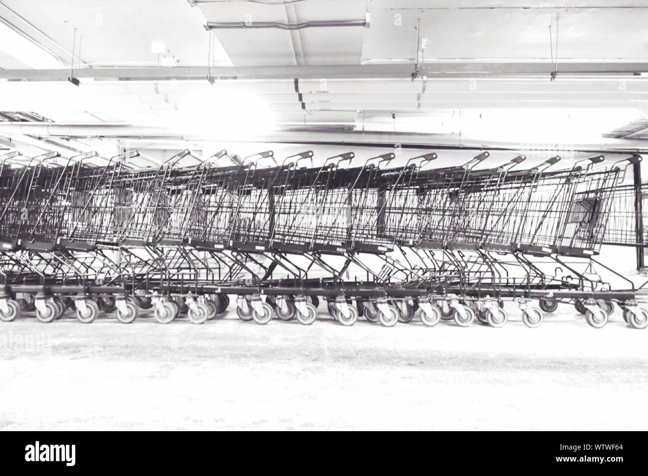 Mall carts hi-res stock photography and images - Alamy