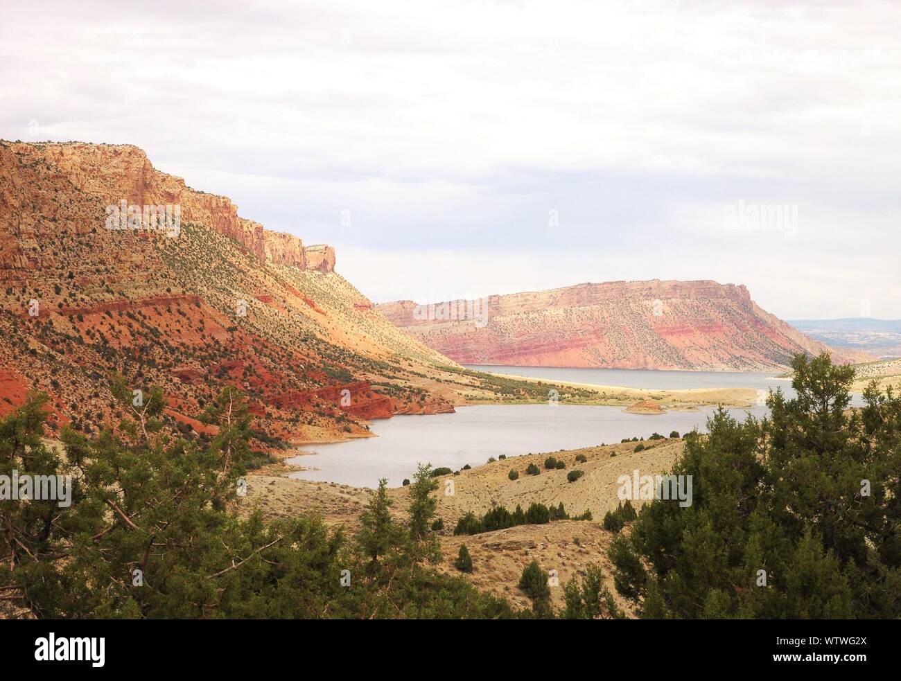 Flaming gorge national recreation hi-res stock photography and images ...