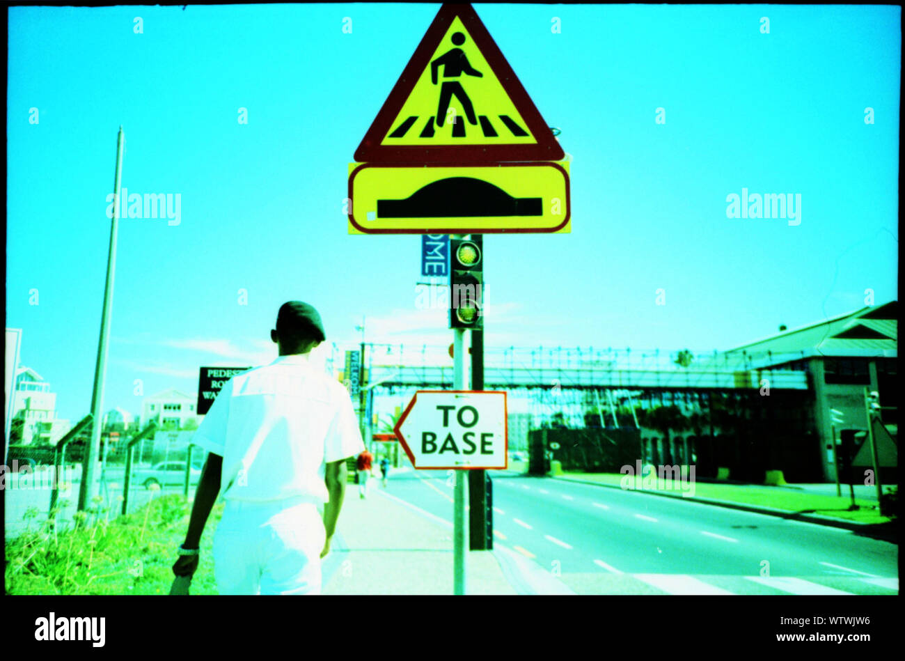 Yellow man walking sign hi-res stock photography and images - Alamy
