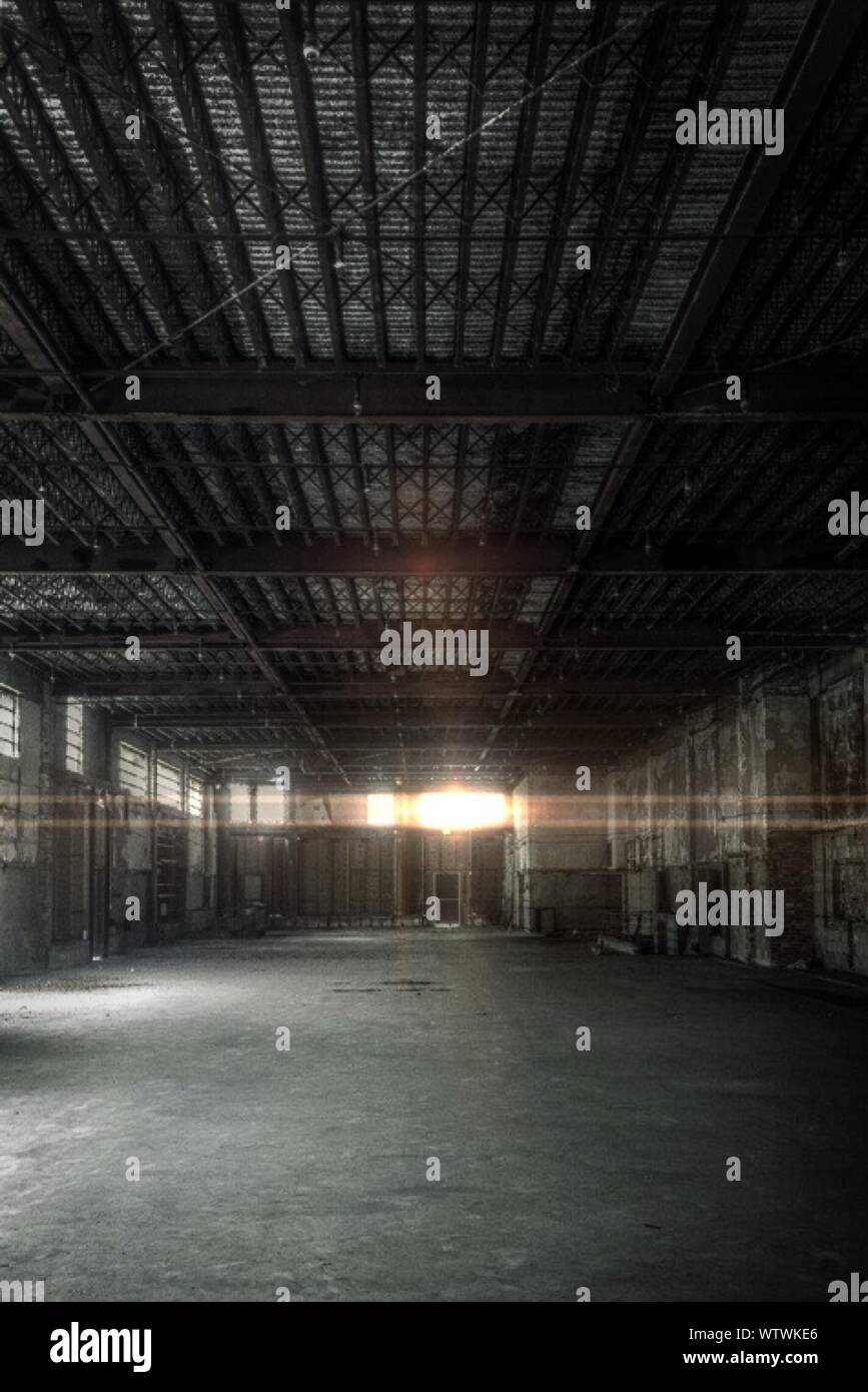 Empty warehouse inside hi-res stock photography and images - Alamy