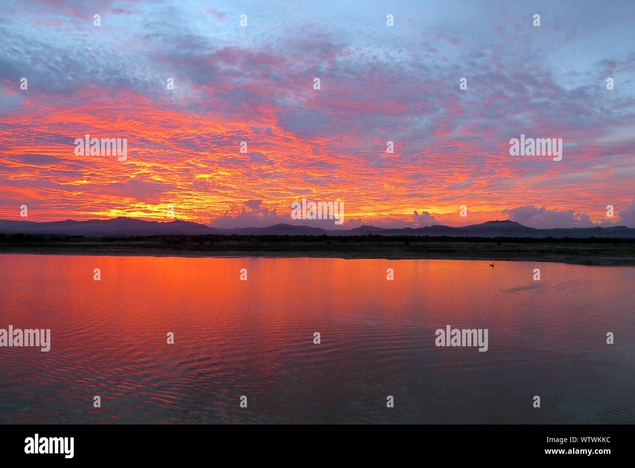 Lake meiktila hi-res stock photography and images - Alamy