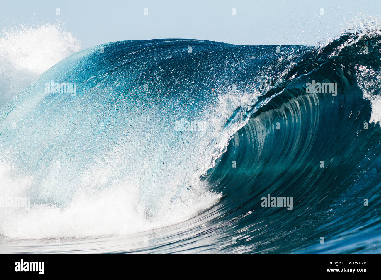 Breaking wave powerful hi-res stock photography and images - Alamy