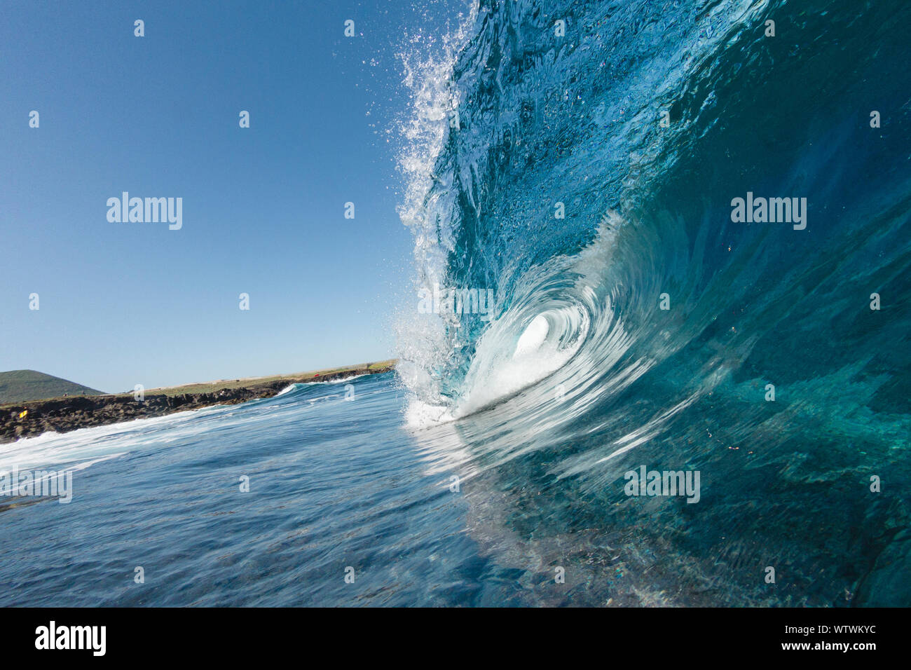 Breaking wave powerful hi-res stock photography and images - Alamy