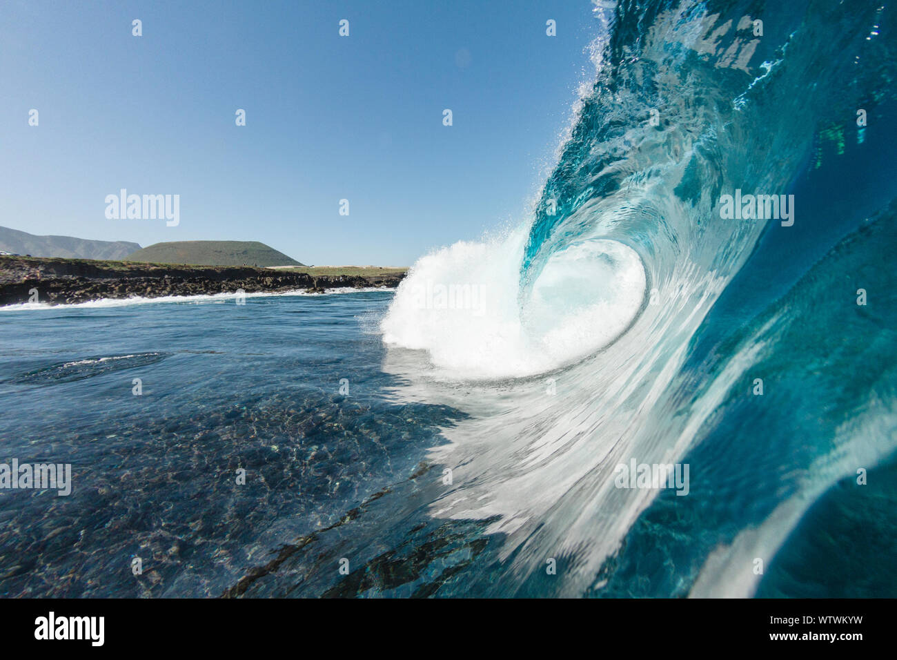 close up shoot of a wave breaking Stock Photo - Alamy