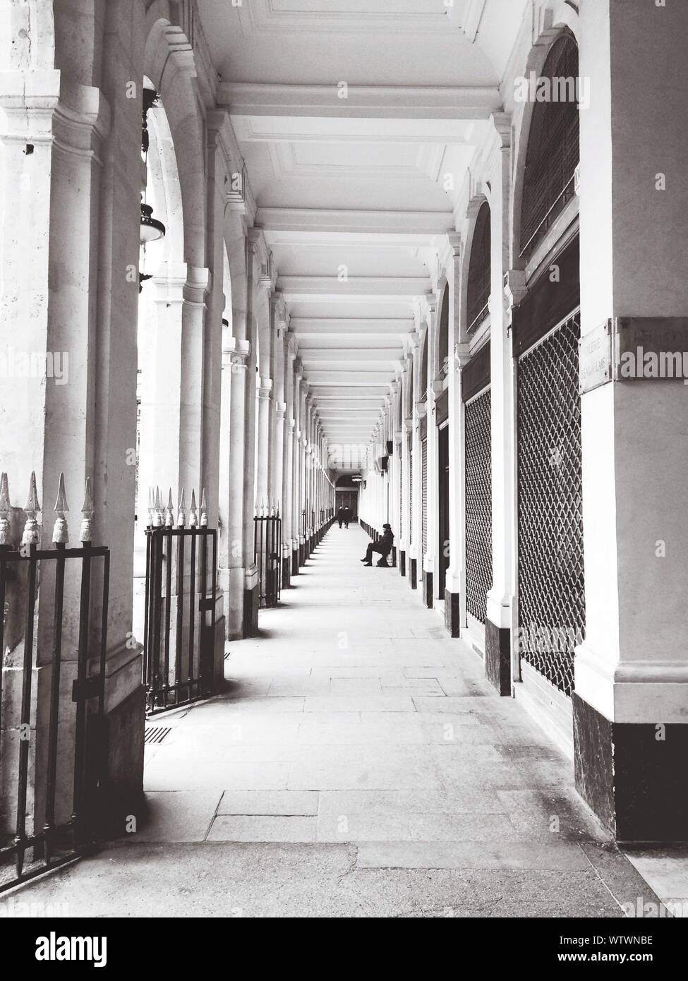 Walkway arcade hi-res stock photography and images - Alamy