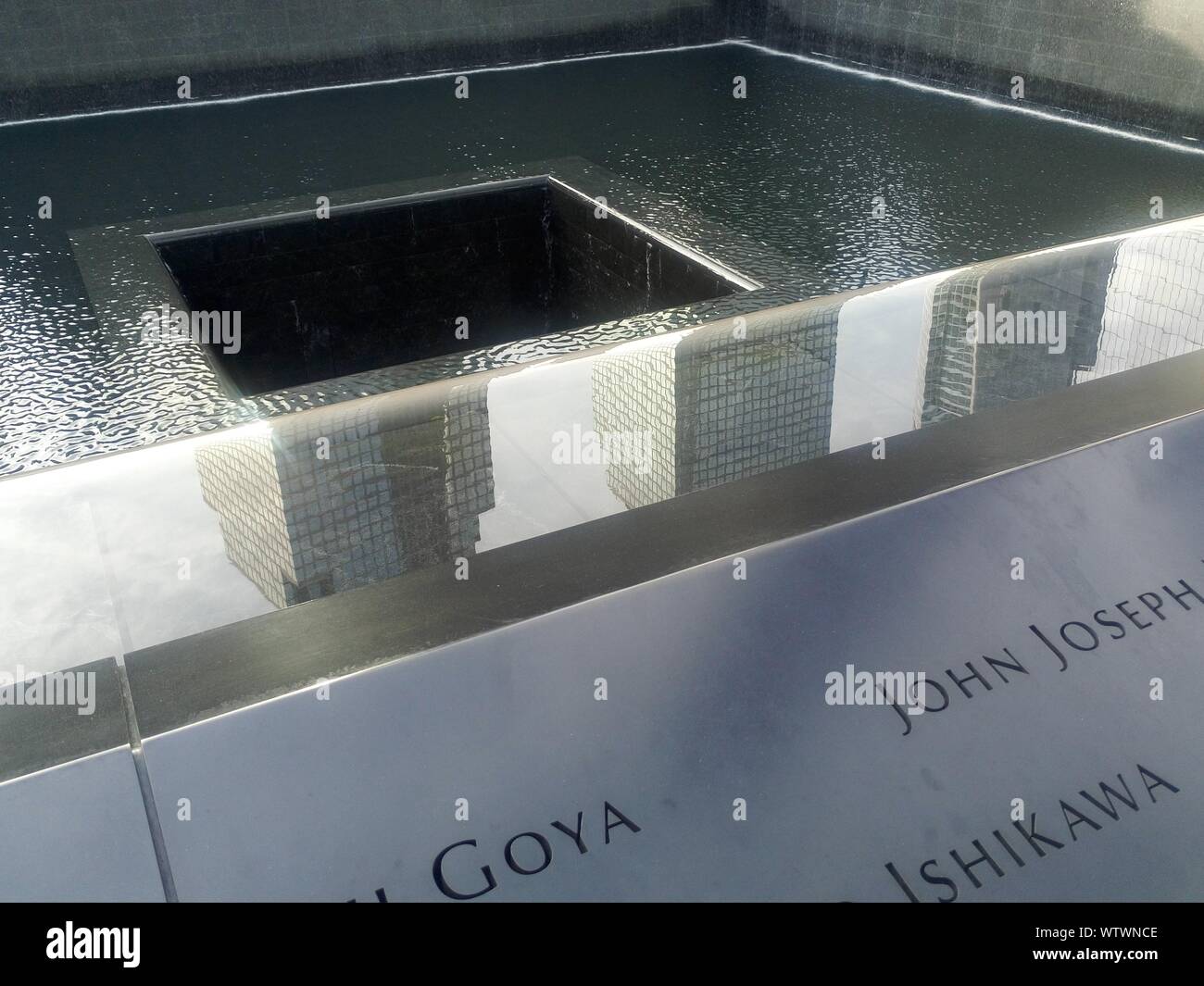 9 11 memorial statue hi-res stock photography and images - Alamy