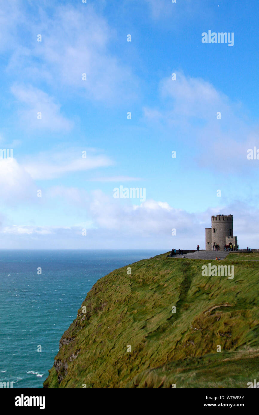 Cliff top scenery hi-res stock photography and images - Alamy