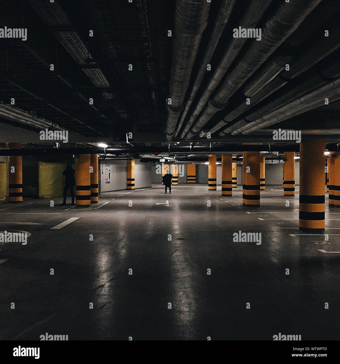 Empty people hi-res stock photography and images - Alamy