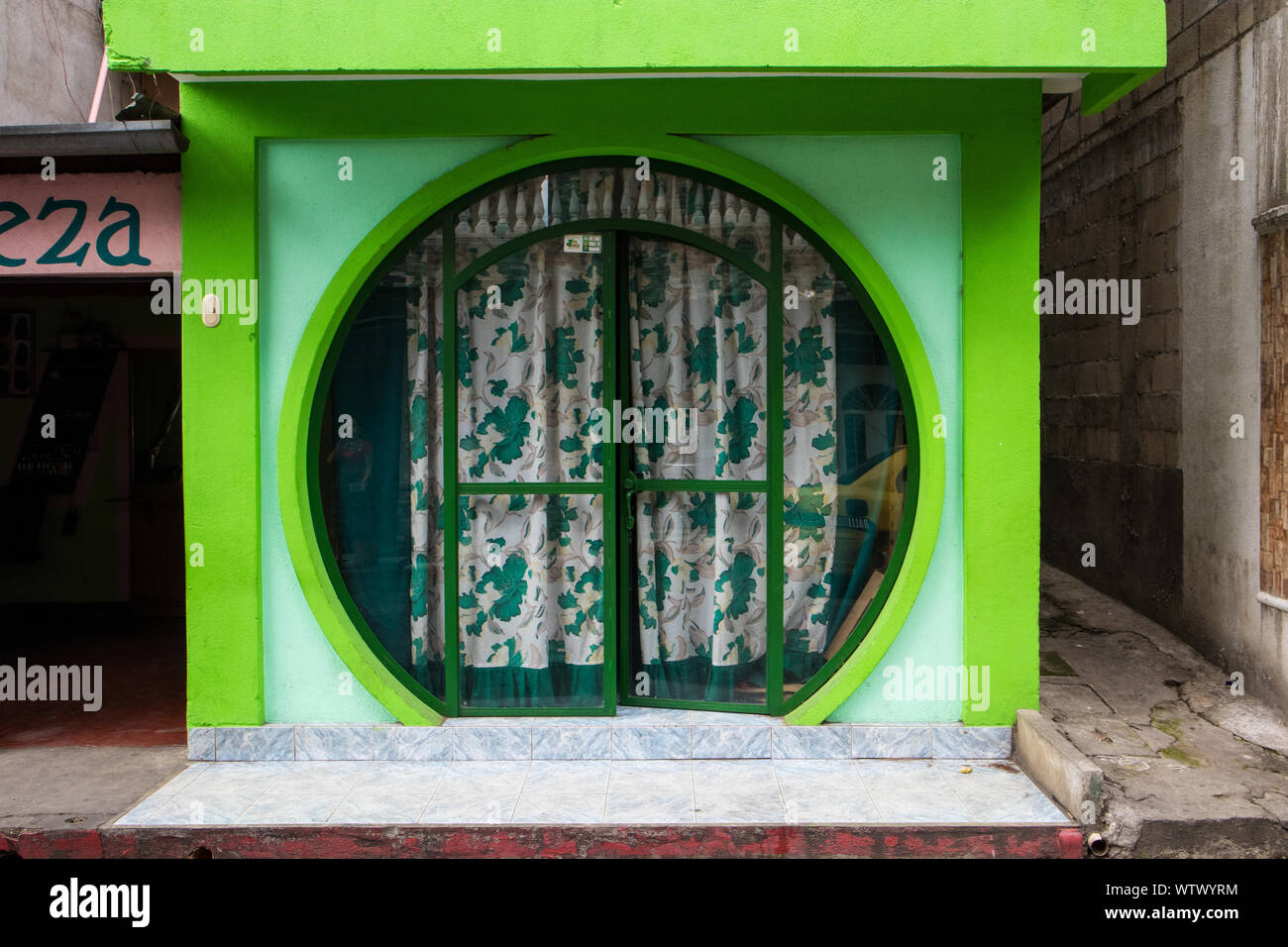 Modern architecture round window hi-res stock photography and images ...