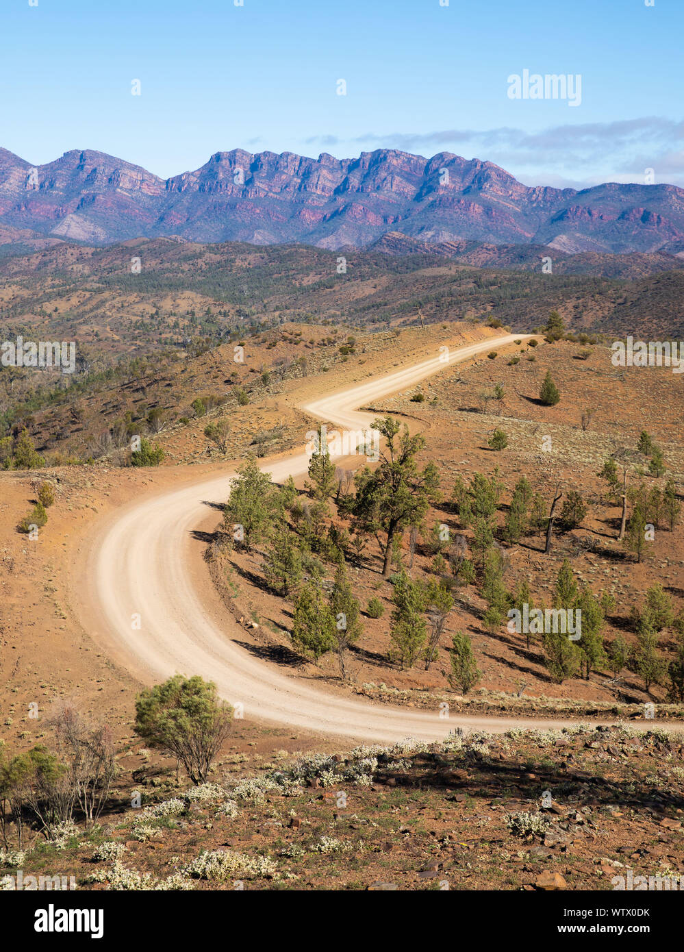 A route through the Flinders Ranges in South Australia Stock Photo - Alamy