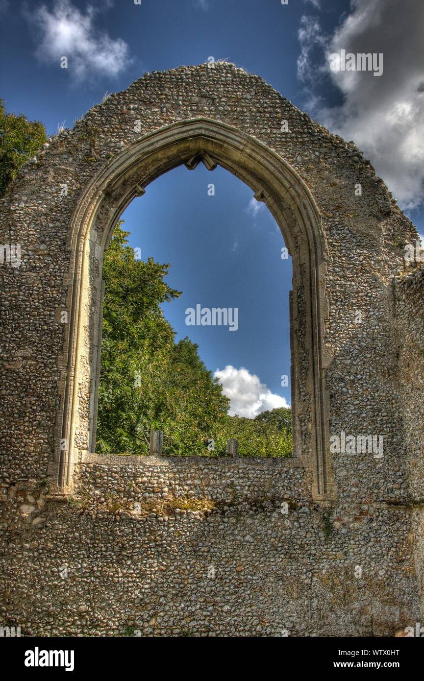 Abandoned medieval church hi-res stock photography and images - Alamy
