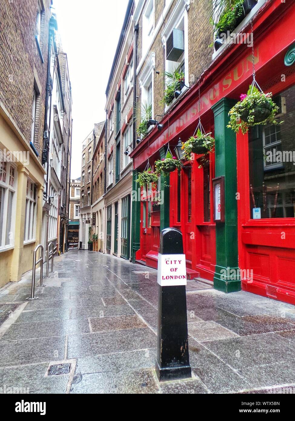 Pavement bollard hi-res stock photography and images - Alamy