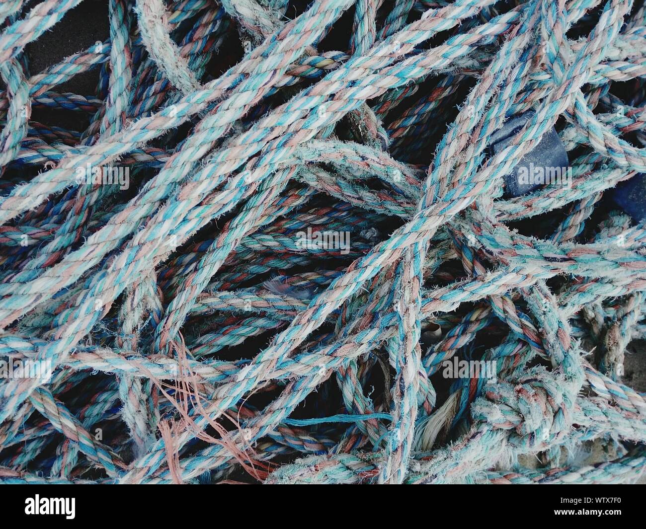 Tangled ropes hi-res stock photography and images - Alamy