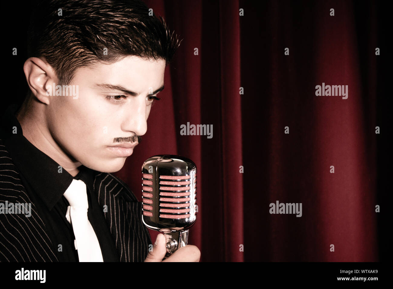 1930s 1940s nightclub hi-res stock photography and images - Alamy