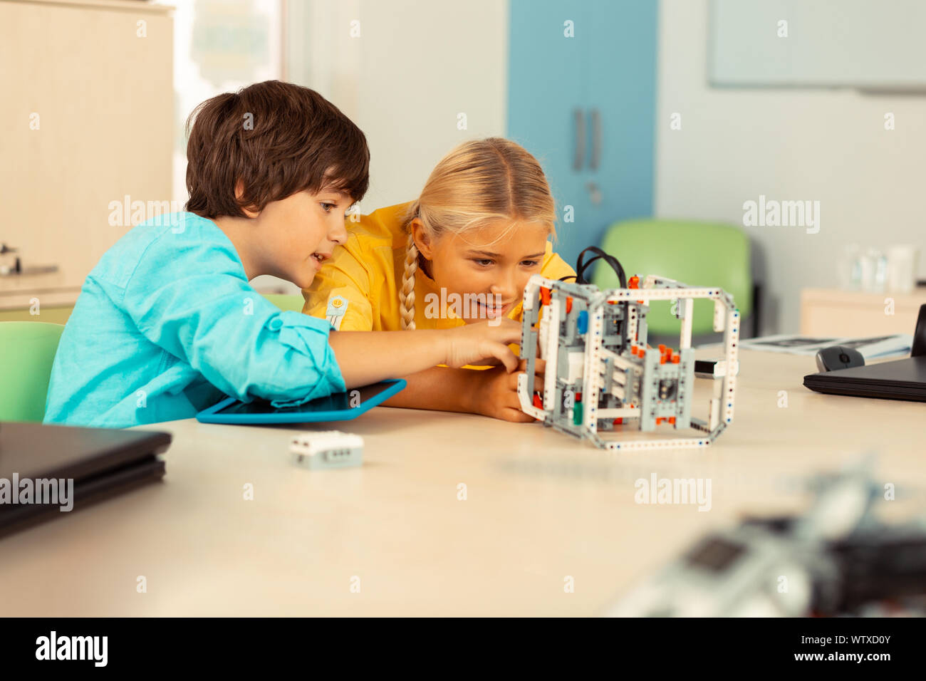 Model building school project hi-res stock photography and images - Alamy