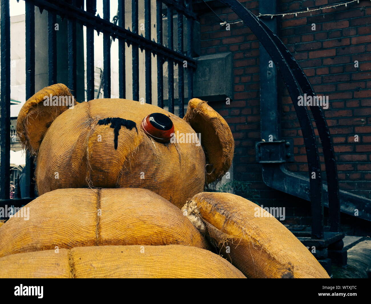 Damaged teddy bear hi-res stock photography and images - Alamy