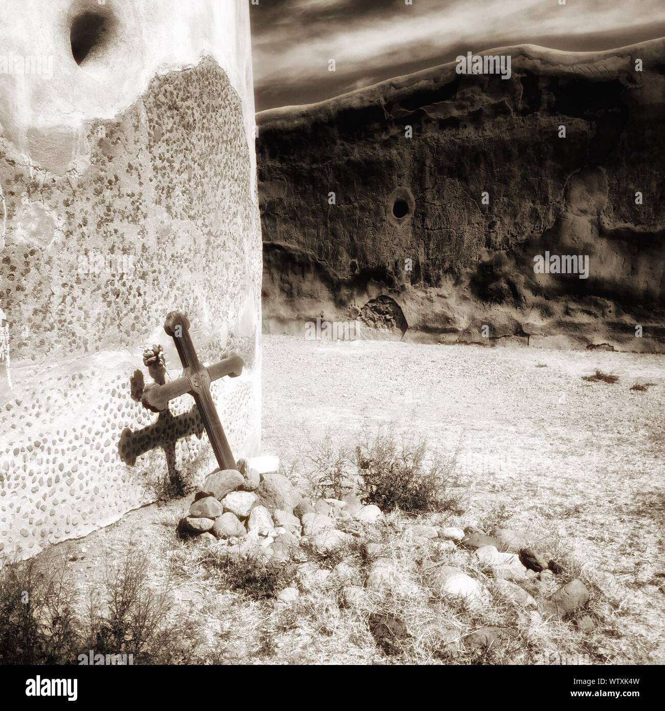 Tombstone rock hi-res stock photography and images - Alamy