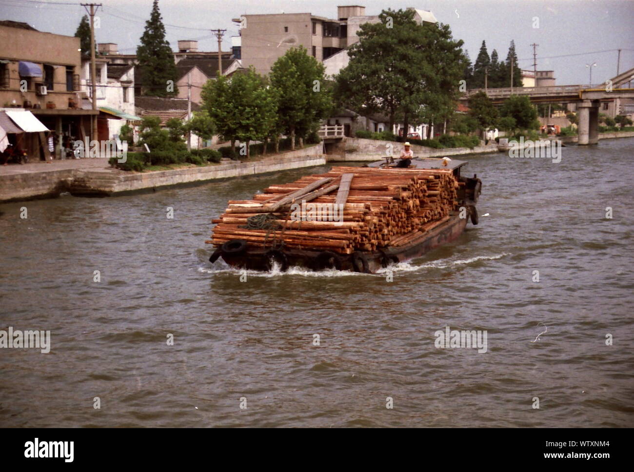 Timber logs in water hi-res stock photography and images - Alamy