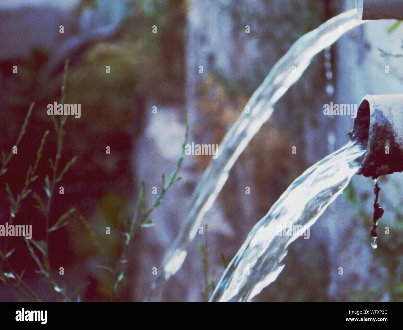 Water from pipes hi-res stock photography and images - Alamy