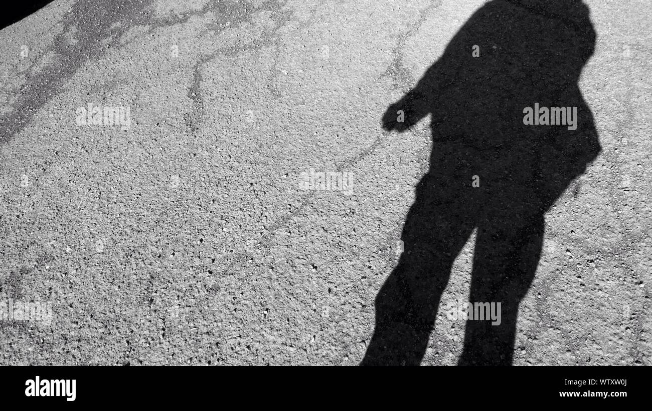 Outline shadow man hi-res stock photography and images - Alamy