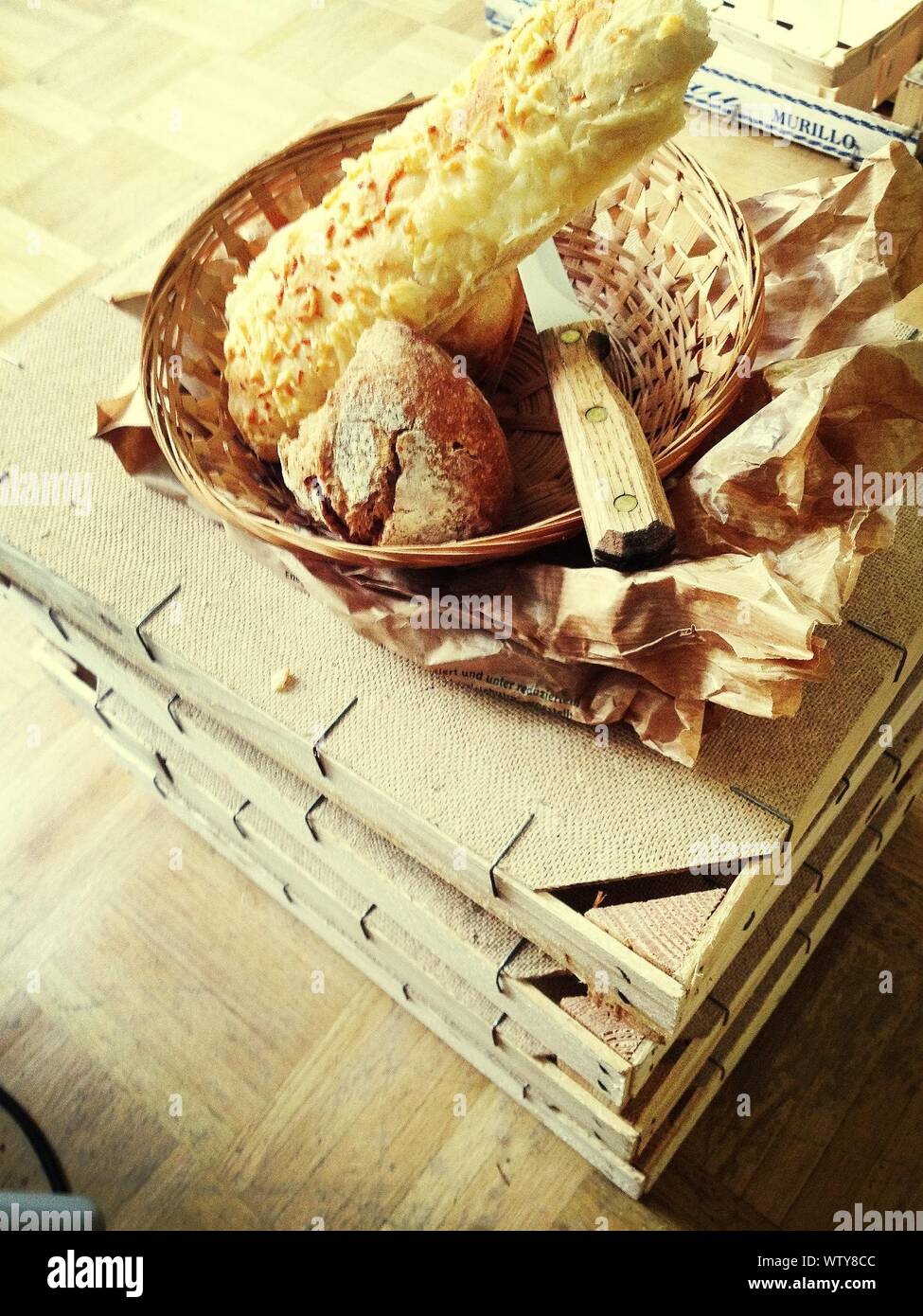 Bread loaf basket hi-res stock photography and images - Alamy