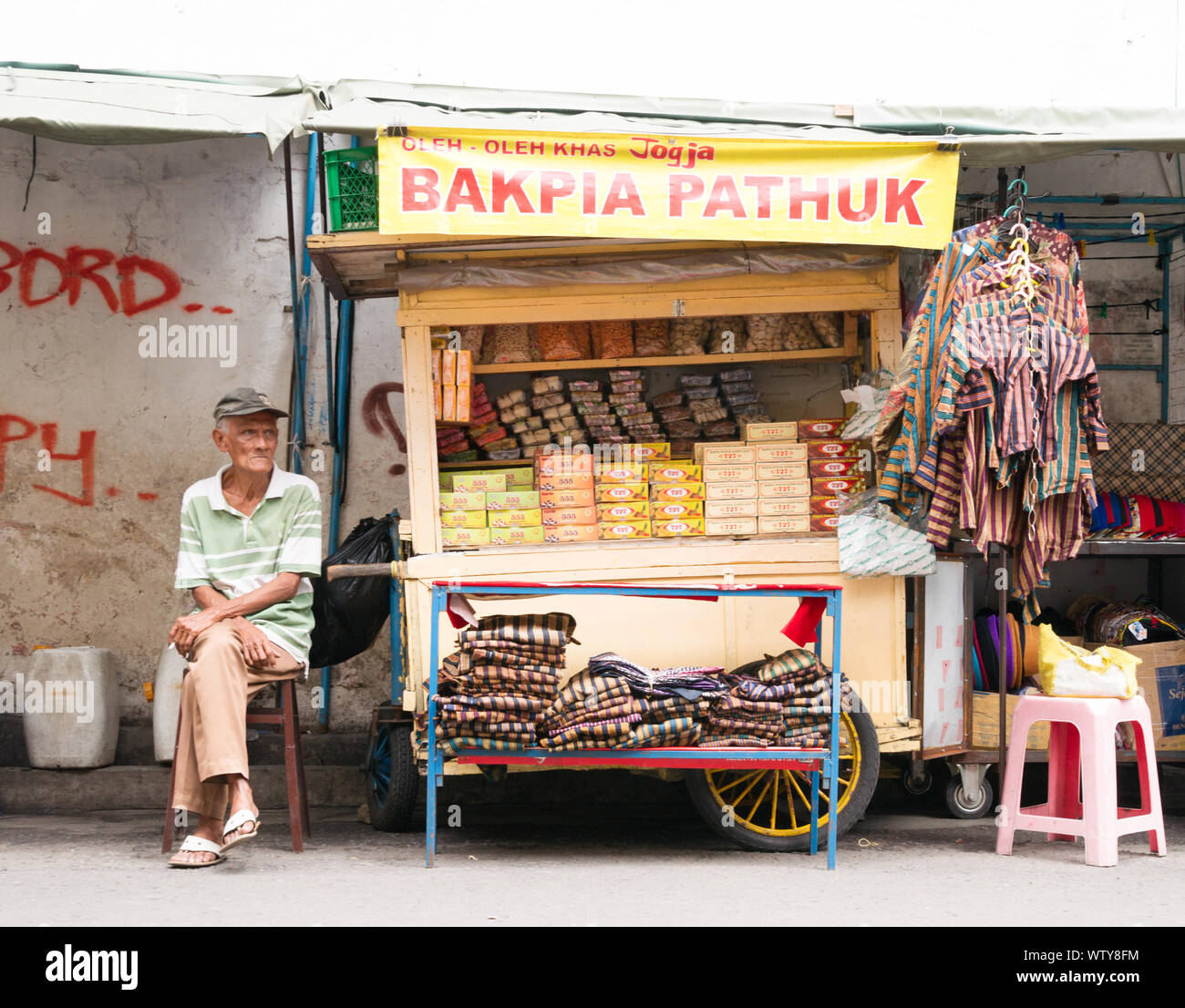 Street food, Yogyakarta, Java, Indonesia Stock Photo - Alamy