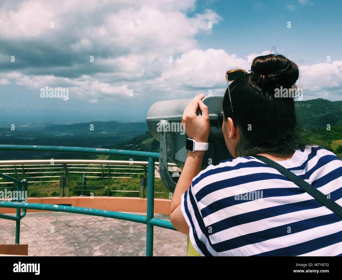 Through telescope view hi-res stock photography and images - Alamy