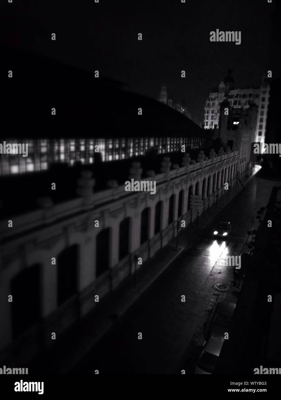 Dark buildings hi-res stock photography and images - Alamy