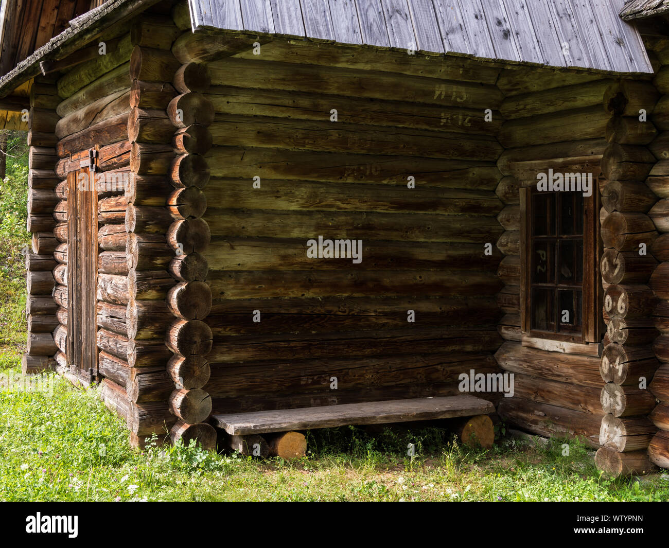 Elements of an old rustic house made of wooden logs Stock Photo - Alamy