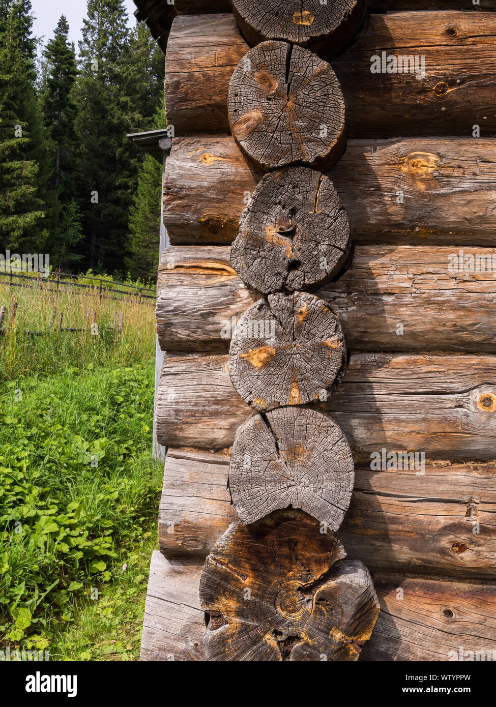 Elements of an old rustic house made of wooden logs Stock Photo - Alamy