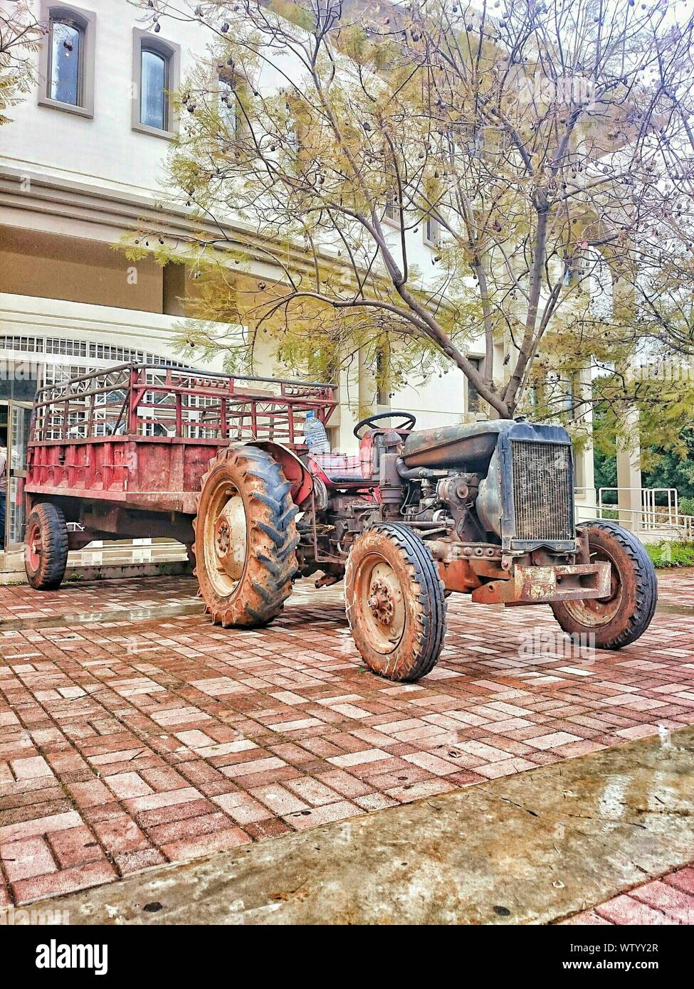 Tractor building hi-res stock photography and images - Alamy