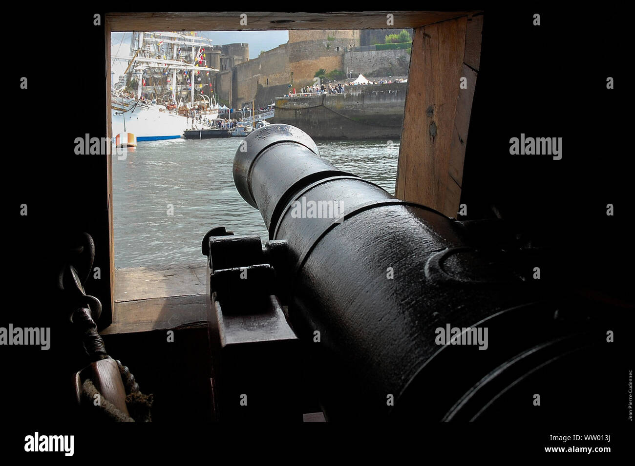 Water cannon vehicle hi-res stock photography and images - Alamy