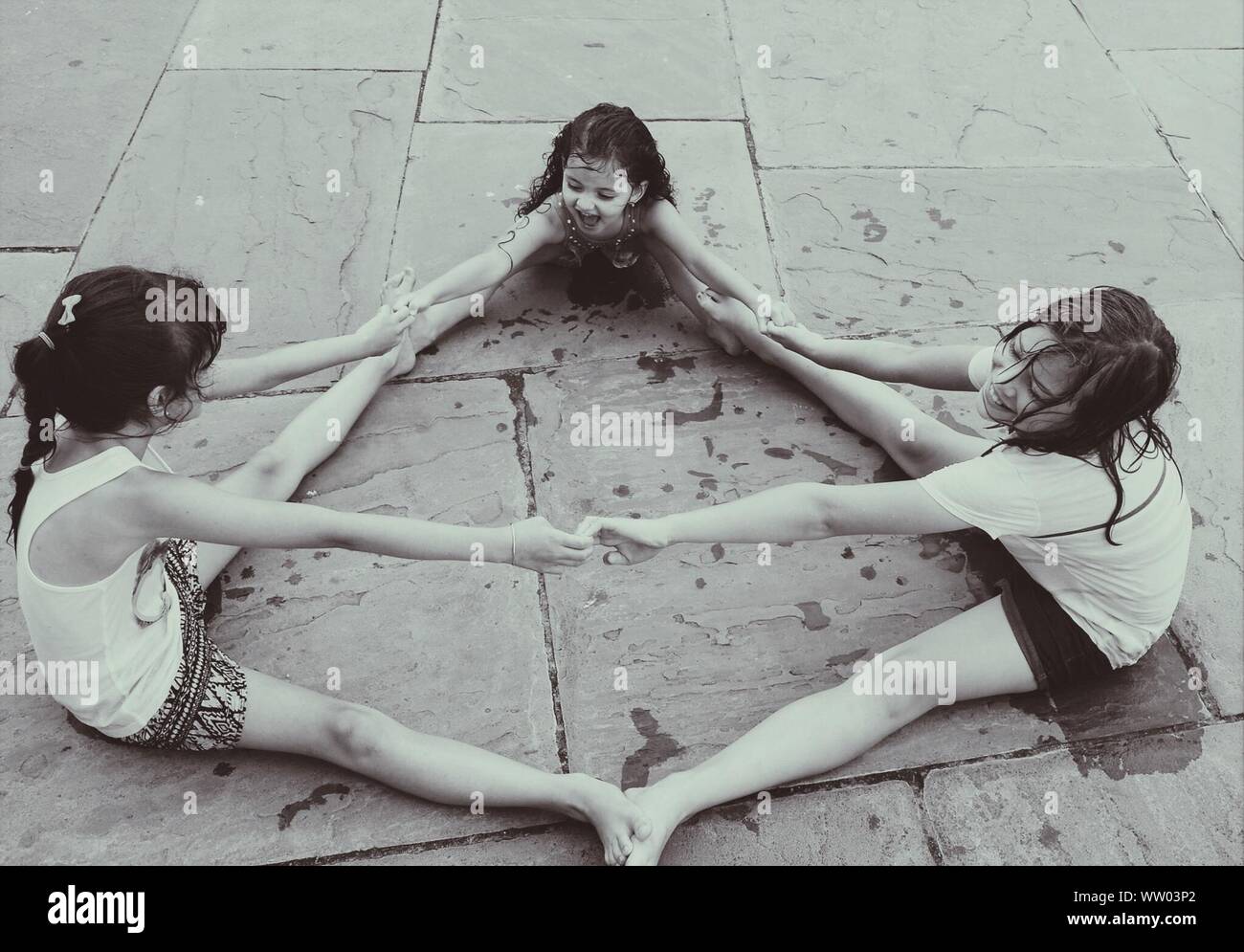 Hands apart hi-res stock photography and images - Alamy