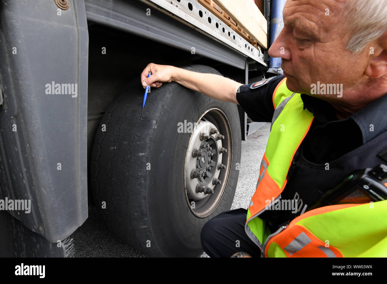 Romanian truck hi-res stock photography and images - Alamy