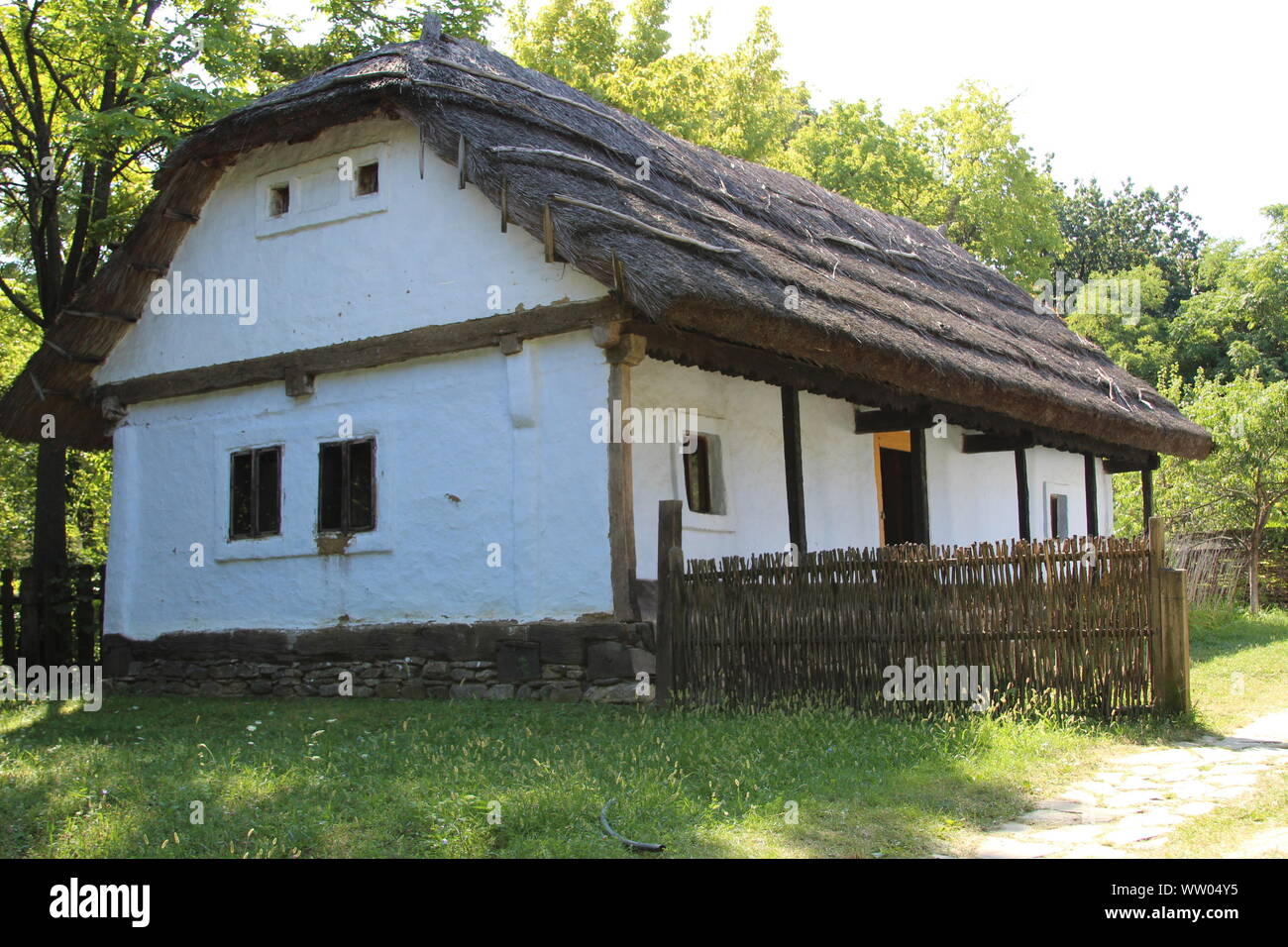 Traditional Romanian houses Stock Photo - Alamy