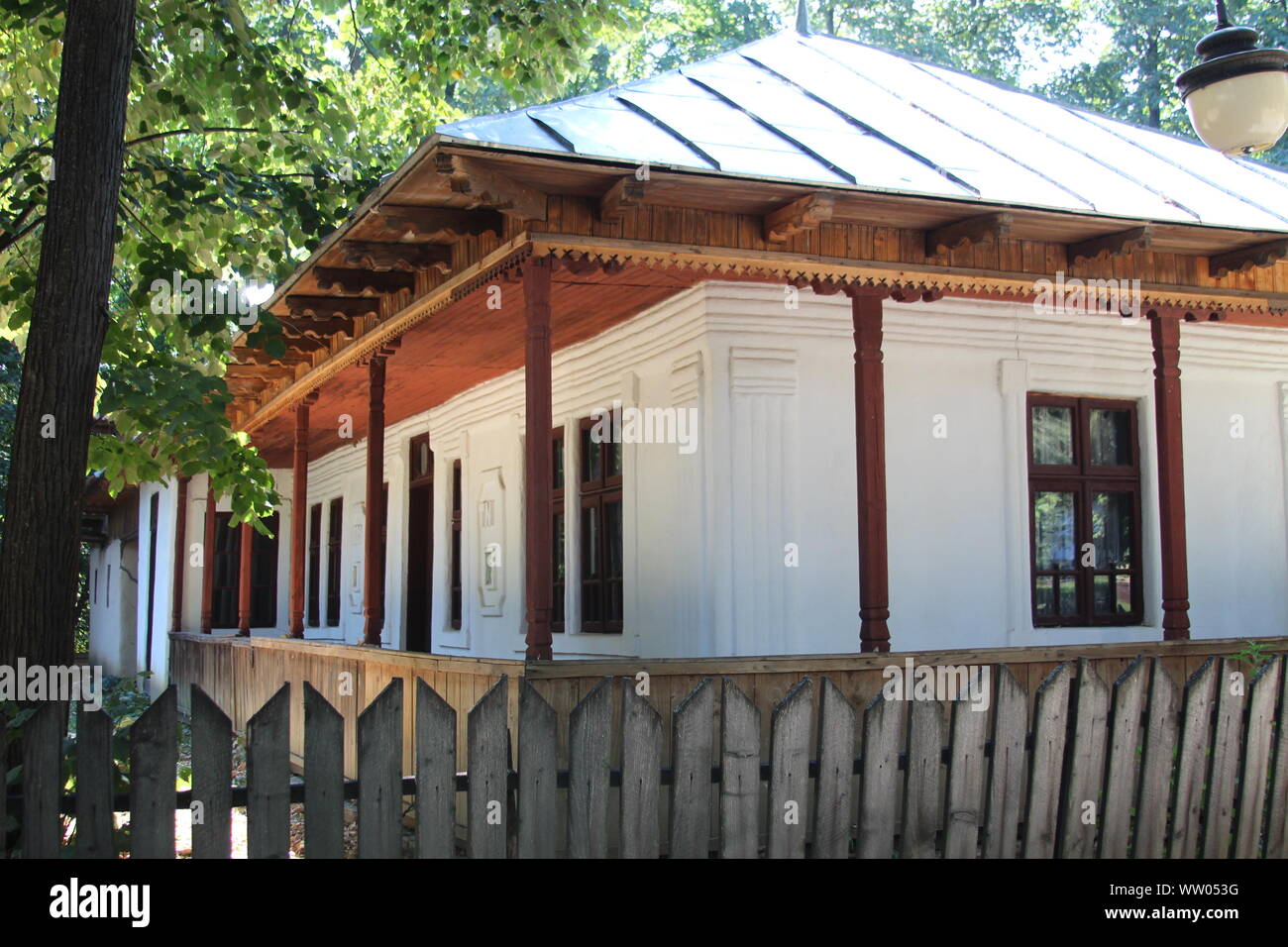 Traditional Romanian houses Stock Photo - Alamy