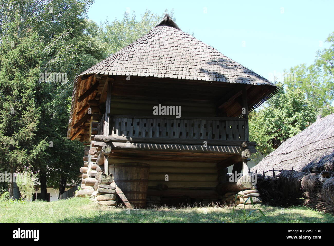 Traditional Romanian houses Stock Photo - Alamy