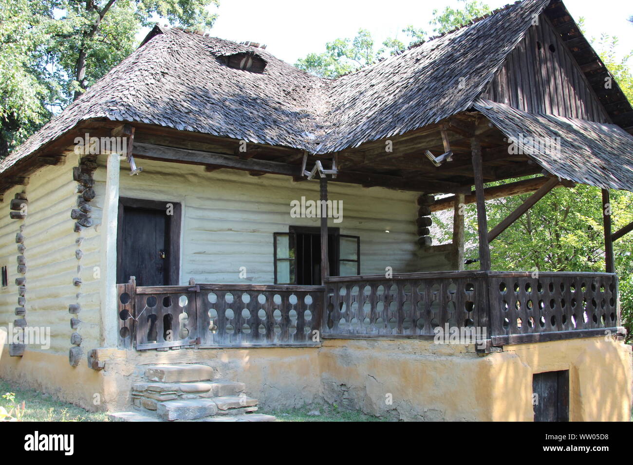 Traditional Romanian houses Stock Photo - Alamy