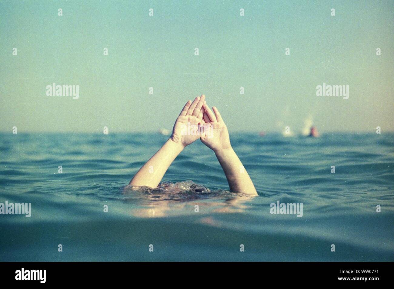 Underwater hands hi-res stock photography and images - Alamy