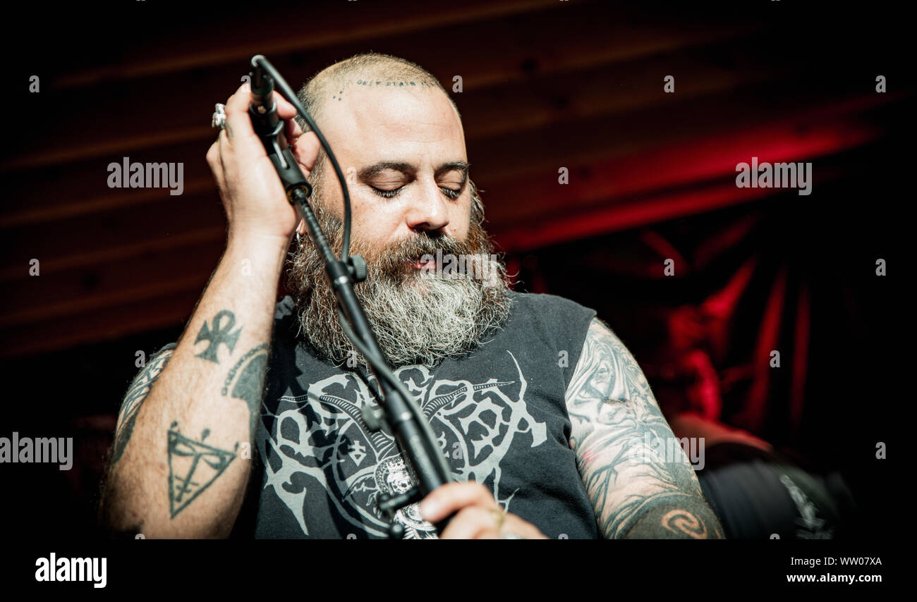 Har band hi-res stock photography and images - Alamy