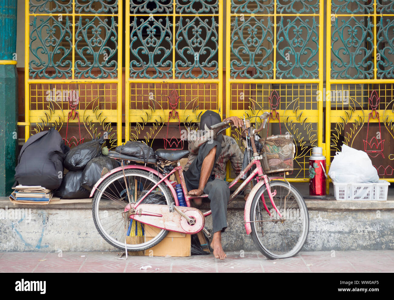 Poverty indonesia hi-res stock photography and images - Alamy